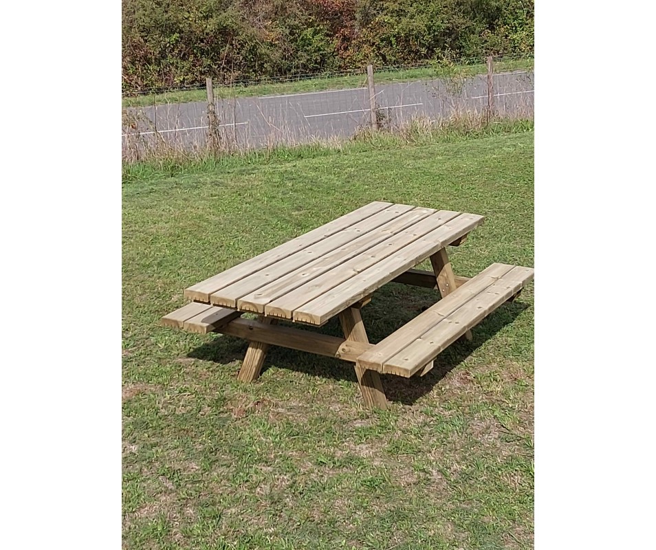 Table bancs pique-nique PMR en bois-longueur 2,30m